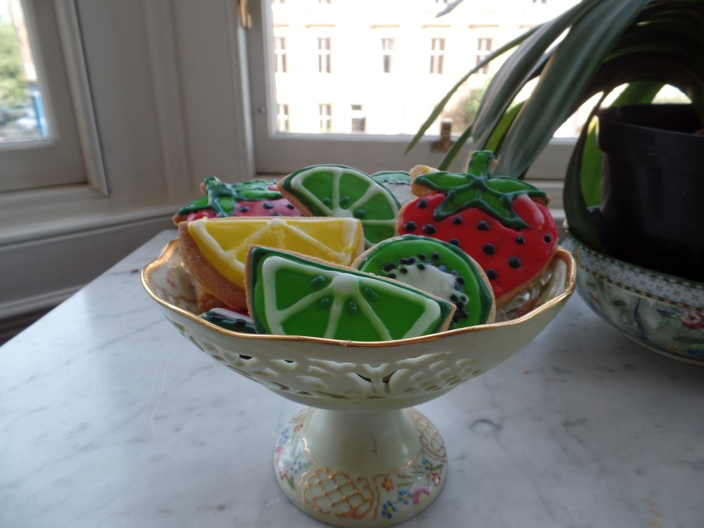 Recipe: Fruity Iced Biscuits – Crumble and Crunch