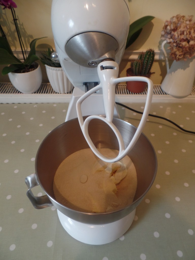Recipe: Neapolitan Drip Cake – Crumble and Crunch