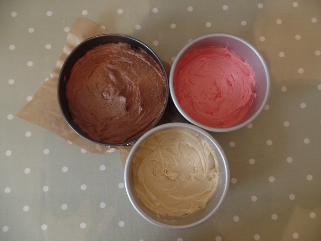Recipe: Neapolitan Drip Cake – Crumble and Crunch