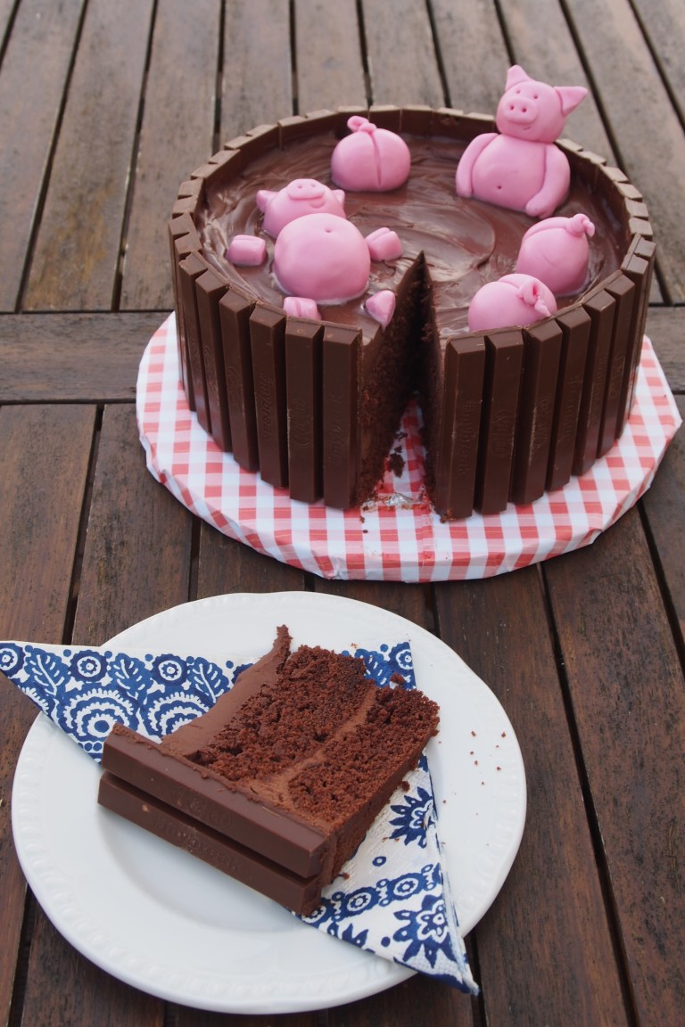Spontaneous Bakes: Pigs in mud cake – Crumble and Crunch